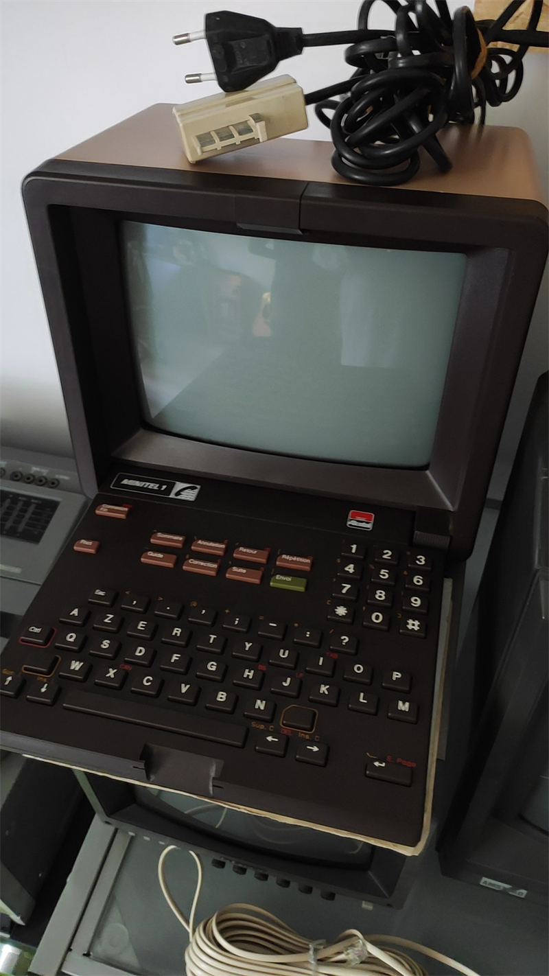 Alcatel, I didn't know they made these until today. : retrobattlestations